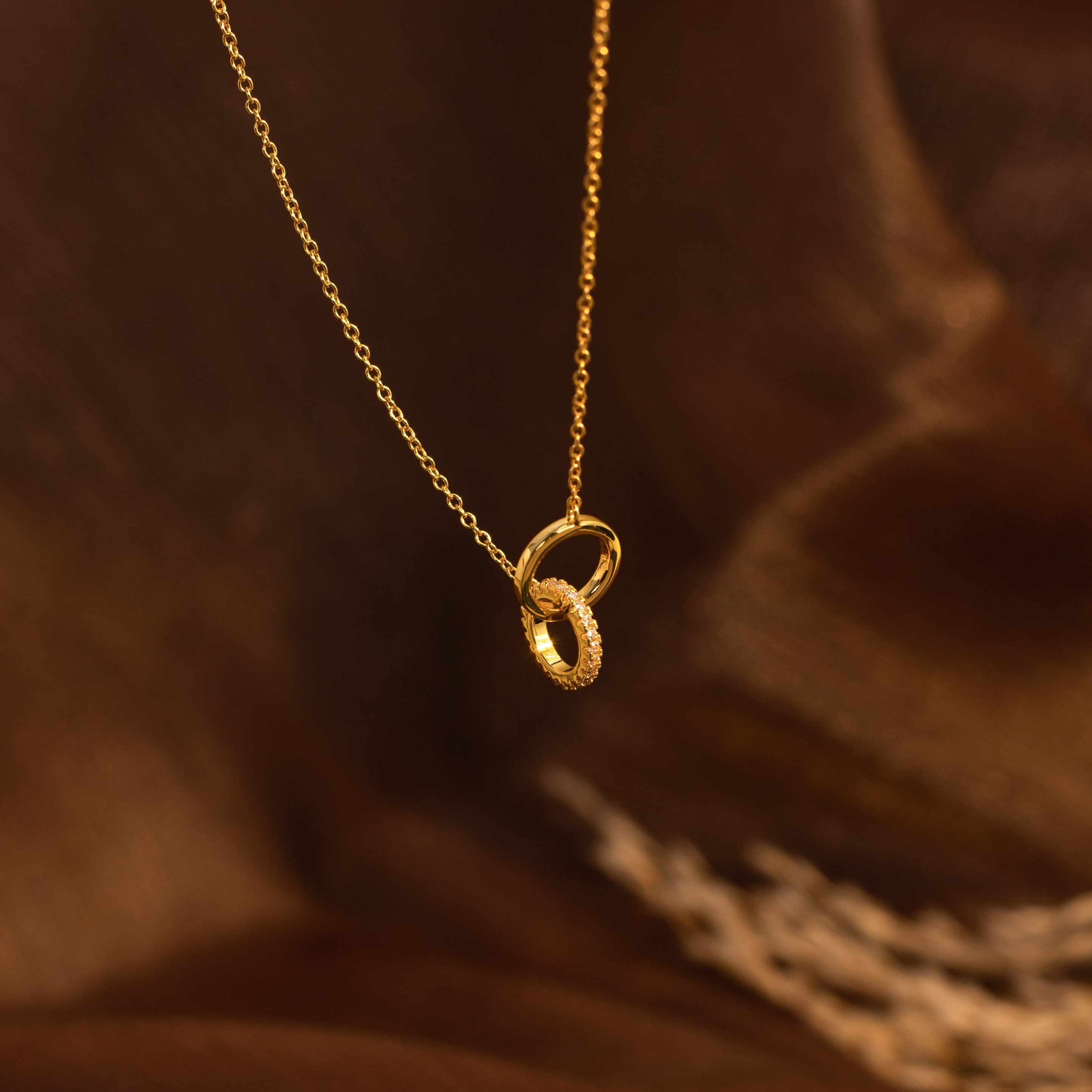 Laure Interlocking Necklace – Made Different Co